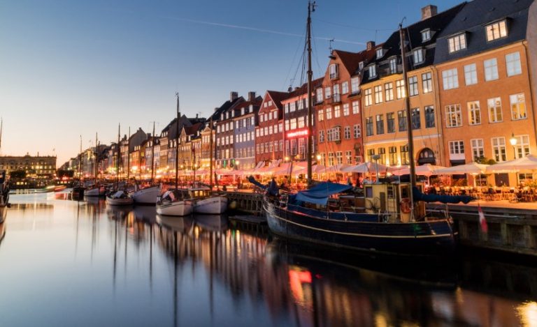 Şehre Yakın Havalimanları | Kopenhag, Amsterdam, Frankfurt